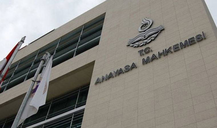 Gözaltında 'çıplak arama': Anayasa Mahkemesi hak ihlali kararı verdi ...