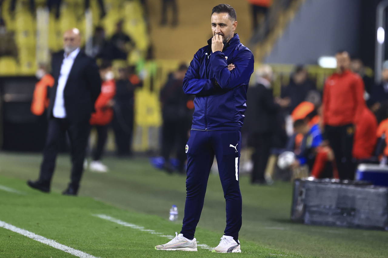 Fenerbahçe taraftarının Ali Koç protestosu Aziz Yıldırım'ı akla getirdi ...