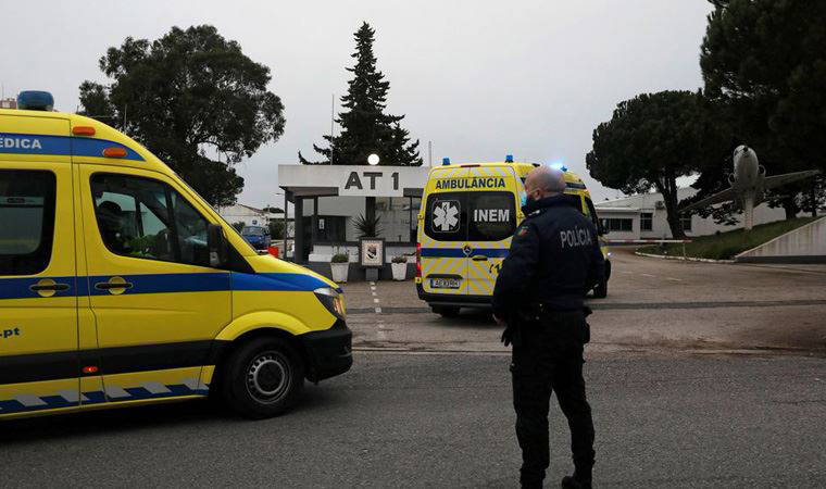 Oğlunun ölümüne dayanamayan ünlü model Sam Ramplin yaşamına son verdi ...