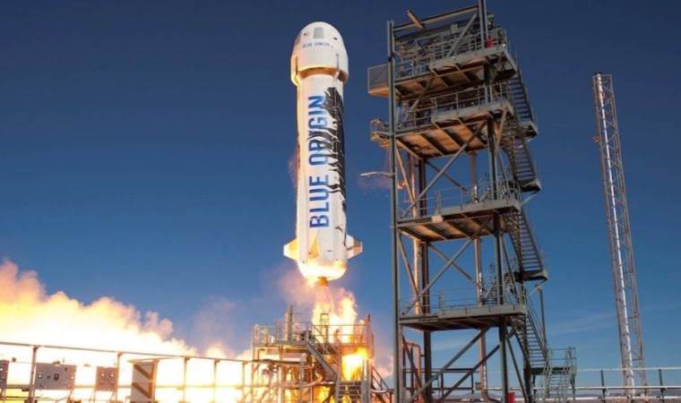 Jeff Bezos'un Blue Origin'i New Shepard roketini başarıyla fırlattı ...