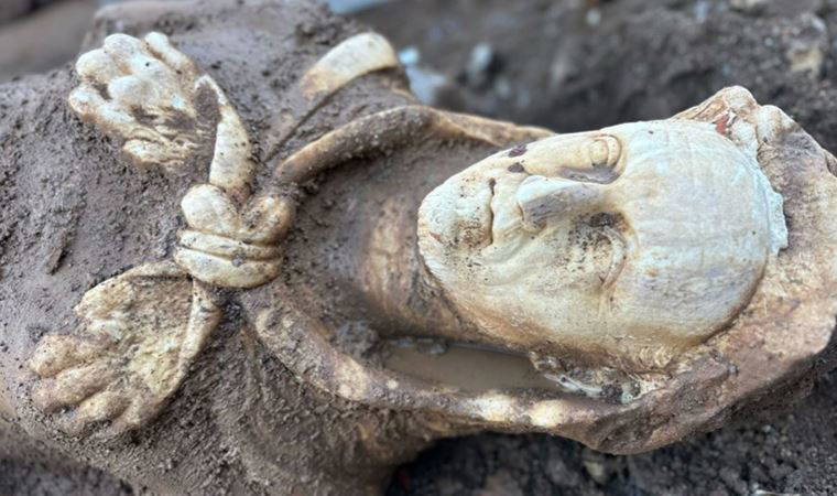 Yeraltından Mitler - Son Dakika Cumhuriyet Pazar Haberleri | Cumhuriyet