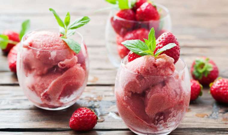 Sorbe nedir? Püf noktarıyla çilekli sorbe tarifi…. - Son Dakika Gurme ...