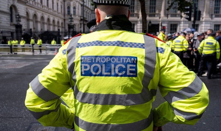 İngiltere'de polise 'Hamas'a destek' iddiasıyla gözaltı - Son Dakika ...