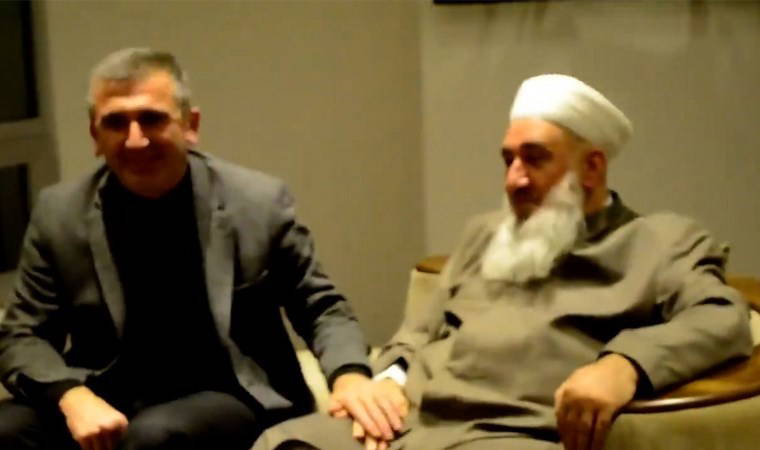 CHP'li belediye başkan adayının Menzil 'şeyh'iyle görüntüsü ortaya ...