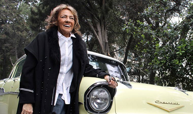 Sadri Alışık'ın eşi Çolpan İlhan doğum gününde mezarı başında anıldı ...