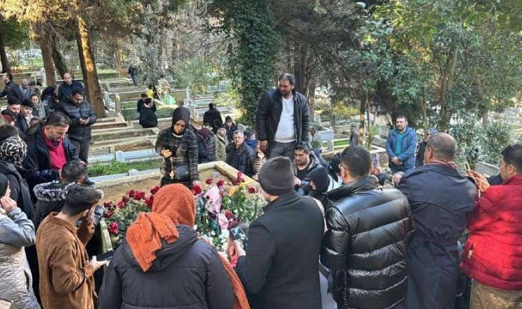 Sevenleri Ferdi Tayfur’un mezarına akın etti - Son Dakika Türkiye ...