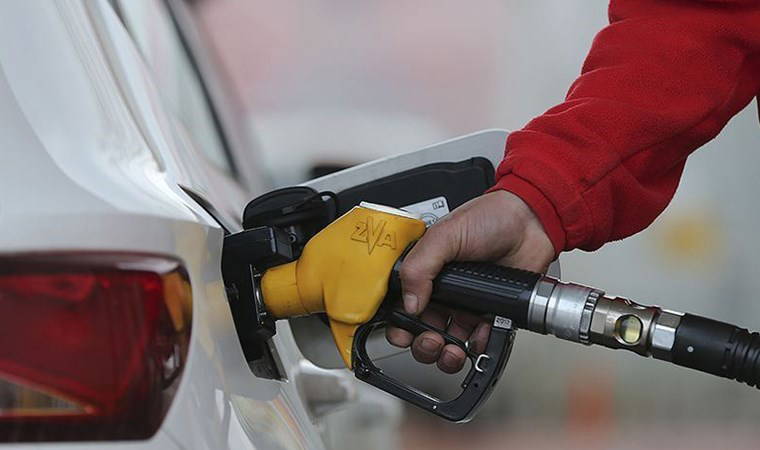 Üç gün önce artırılmıştı: Benzine yeni zam yolda! - Son Dakika Ekonomi ...